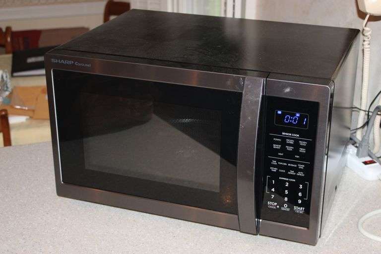 Sharp Carousel Microwave - Auction Ohio