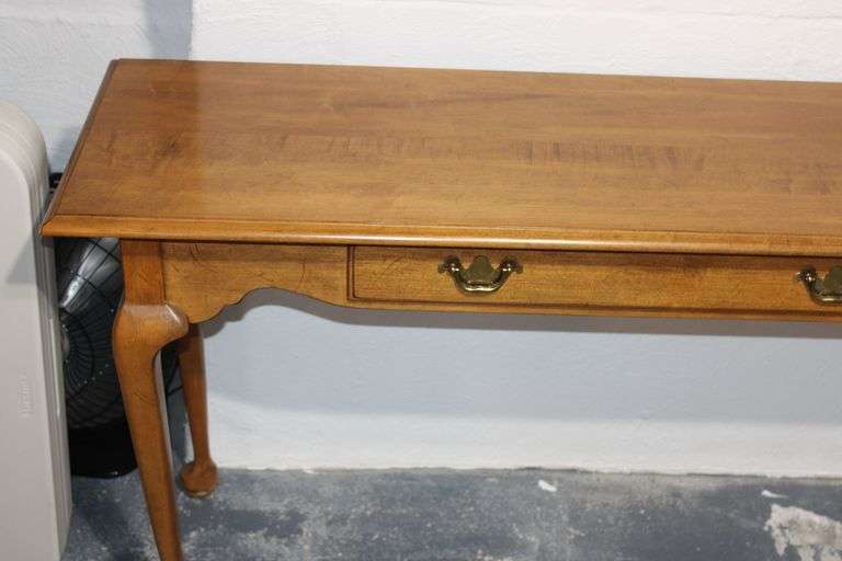 Ethan Allen Queen Anne Console Table - Auction Ohio
