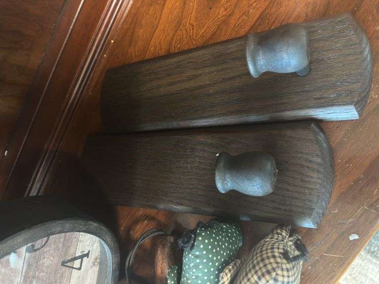 Primitive, country decor - Auction Ohio