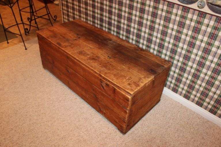 Rustic Blanket Chest - Auction Ohio