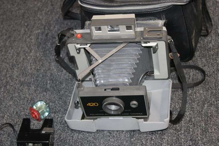 Polaroid 420 Land Camera - Auction Ohio