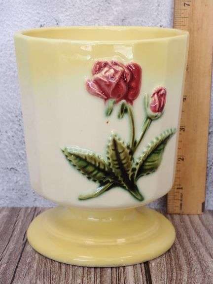 Hull Pottery Yellow Red Rose 6" Planter - Auction Ohio