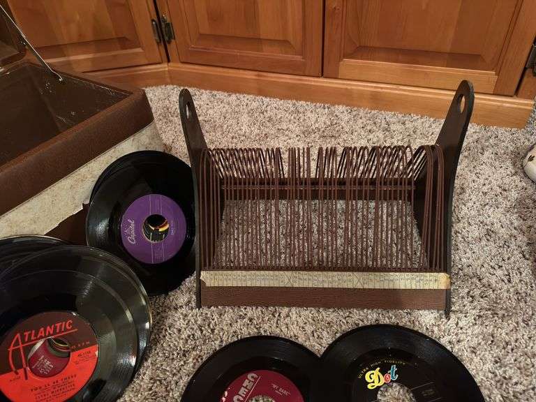 Record case with 45’s - Auction Ohio
