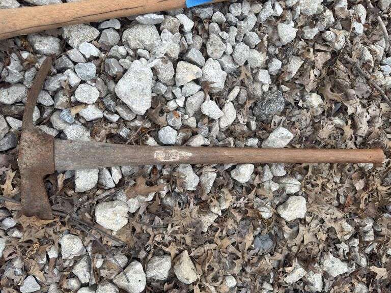 Axes lot - Auction Ohio