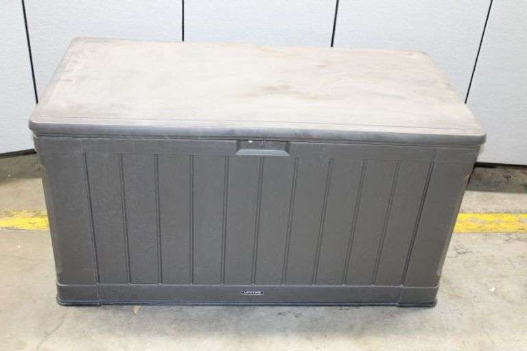 Lifetime Model 60089 Outdoor Storage Deck Box - Auction Ohio