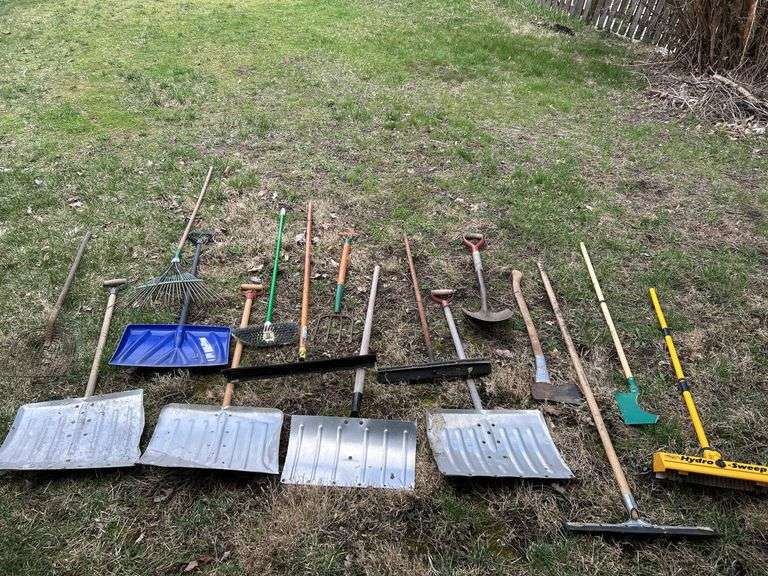 Long Handled Tools - Auction Ohio