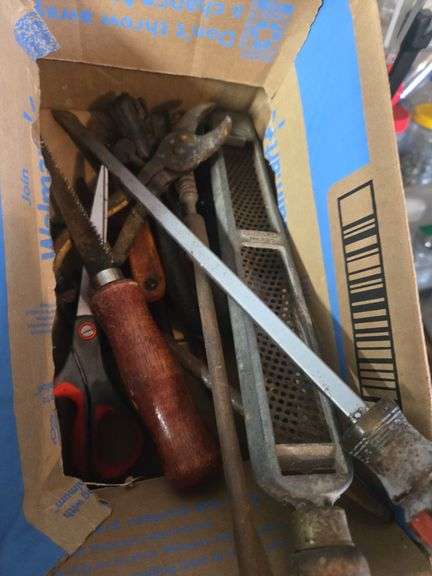 Assorted hand tools - Auction Ohio