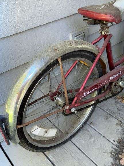 Vintage Schwinn Bicycle - Auction Ohio