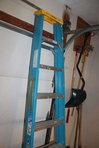 Werner 8 Foot Folding Ladder - Auction Ohio
