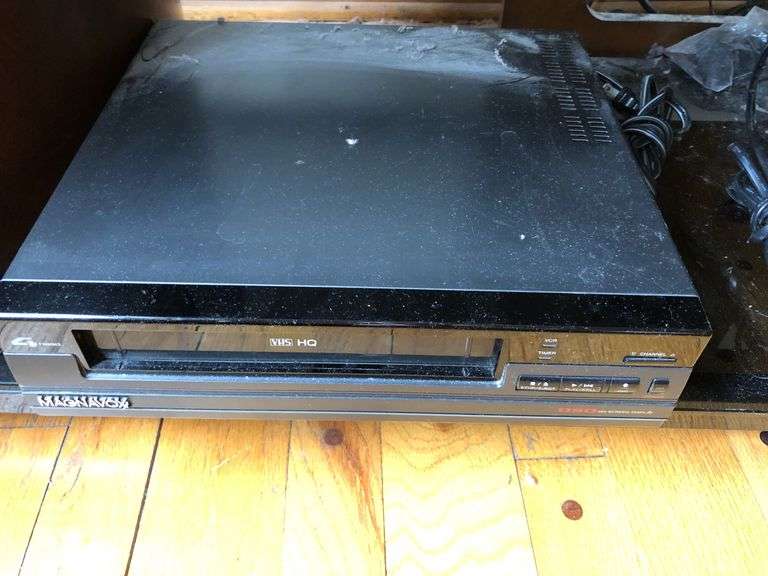 Magnavox VHS HQ Player - Auction Ohio