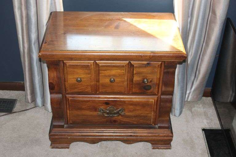 Knotty Pine Bedside Chest - Auction Ohio