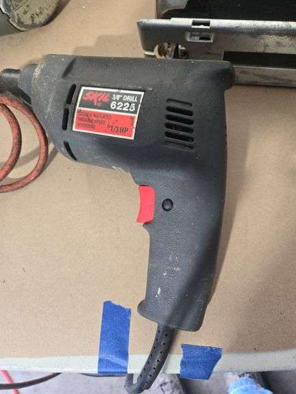 Assorted handheld electrical tools - Auction Ohio