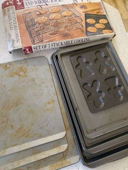 Mixed Size Baking Sheets And Roshco Cooling Racks - Auction Ohio