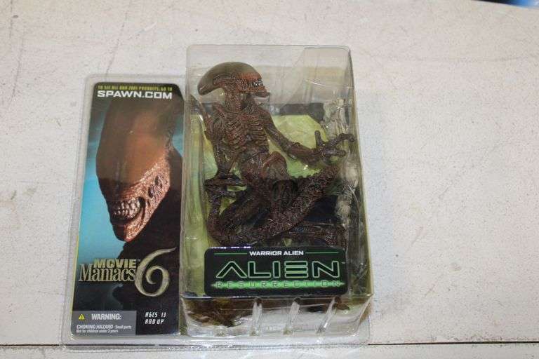 Alien Resurrection Warrior Alien Figure - Auction Ohio