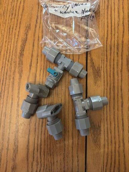 1/2” Supply Valves & Washer Hookup Fittings - Auction Ohio