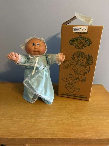 Cabbage Patch Doll-Premie (in box) - Auction Ohio