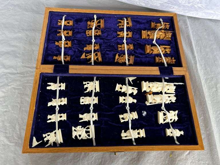 Chess Set - Auction Ohio