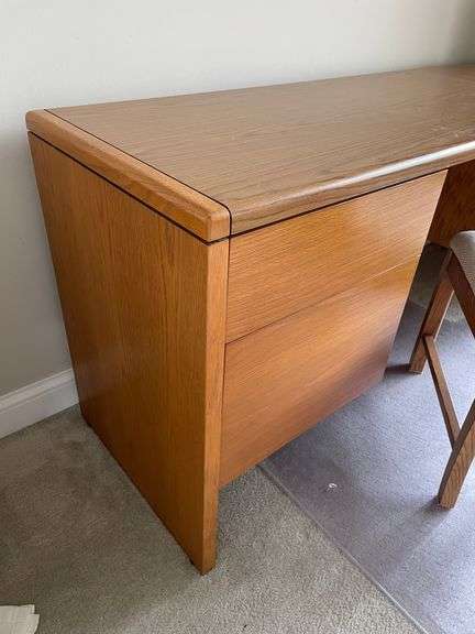 Kimball Wooden Desk - Auction Ohio