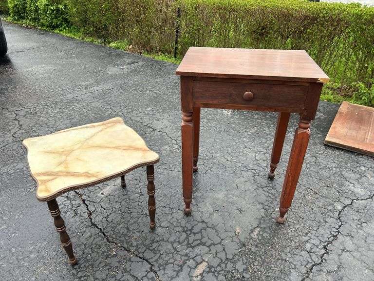 Wood Stands - Auction Ohio