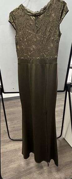 Ladies Formal Gown - Auction Ohio