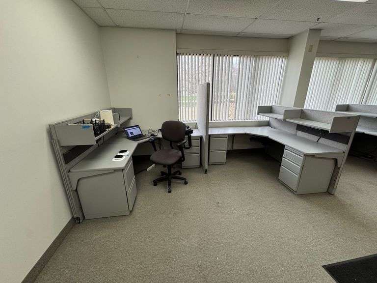 Cubicles - Auction Ohio