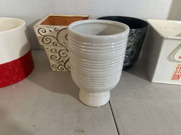 Assorted Planters - Auction Ohio