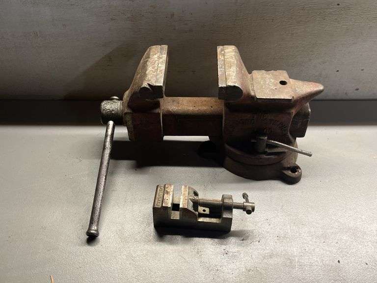 Lot of 2 Bench Vises - Auction Ohio