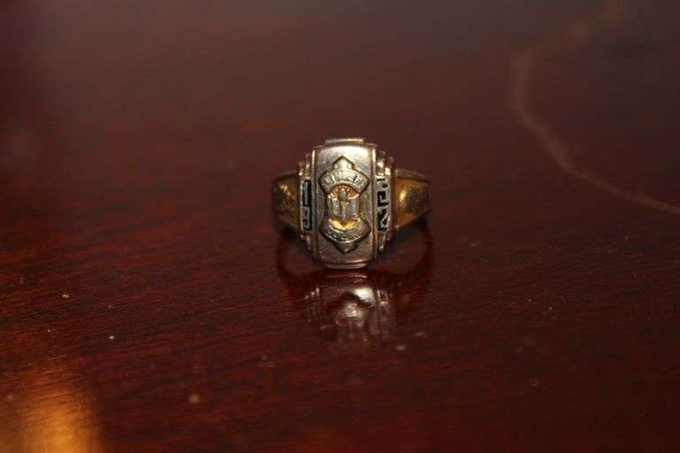 10K Gold Class Ring - Auction Ohio