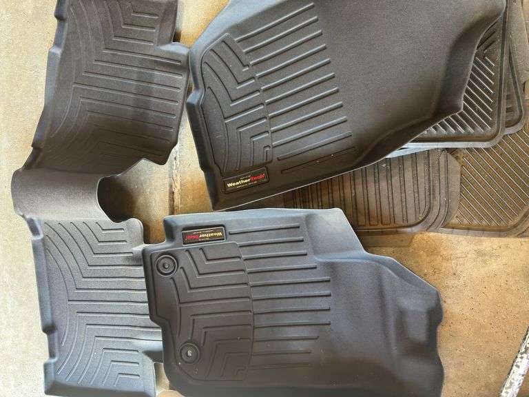WeatherTech Car floor mats - Auction Ohio