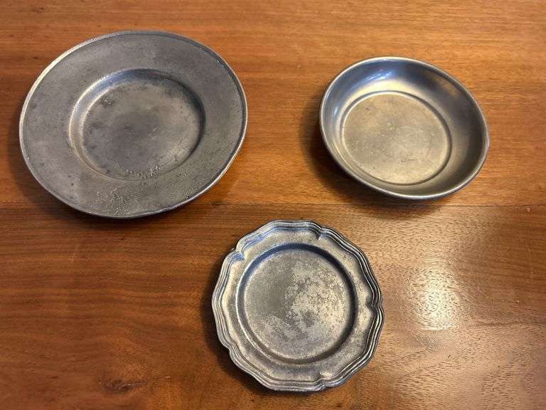 Small Pewter Plates - Auction Ohio