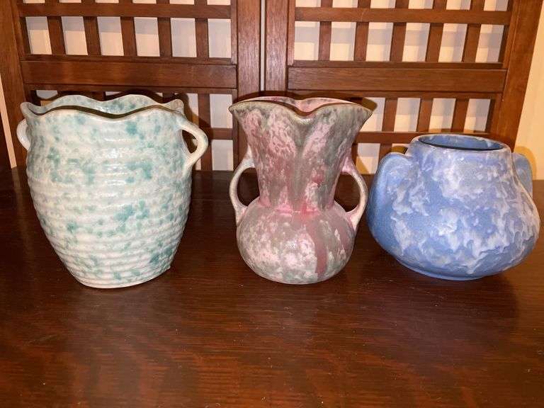 Burley Winter Pottery Pieces – Includes McCoy - Auction Ohio