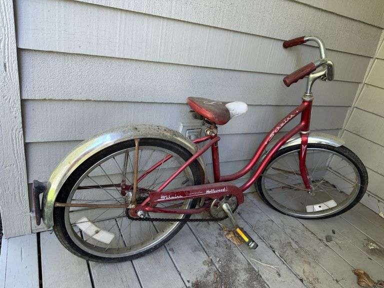 Vintage Schwinn Bicycle - Auction Ohio