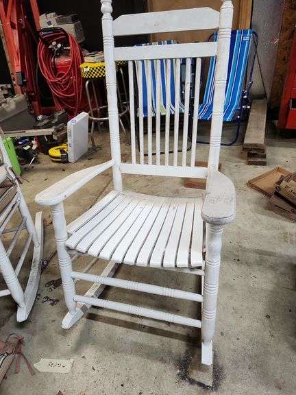 Cracker Barrel Wood Rocker Weather Worn 26"X34"X46" - Auction Ohio