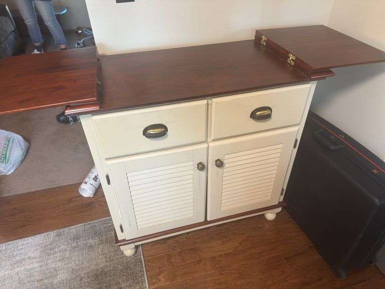 Cottage style server - Auction Ohio