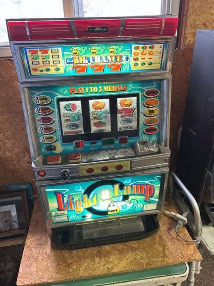 Light a Lamp Slot Machine - Auction Ohio