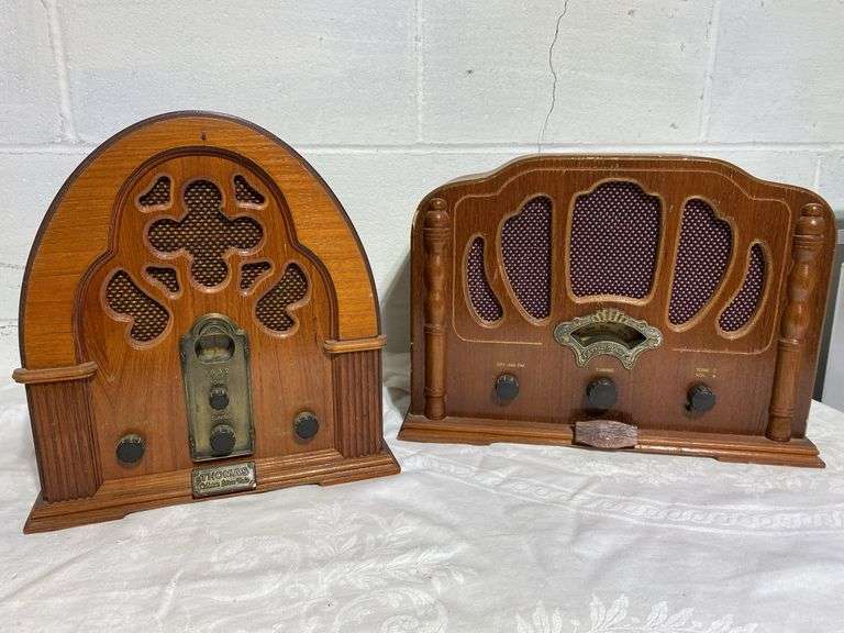 Vintage Radio Replicas - Thomas Collectors Edition Radios - Auction Ohio