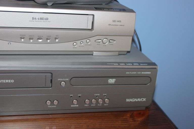 VHS & DVD Players - Auction Ohio
