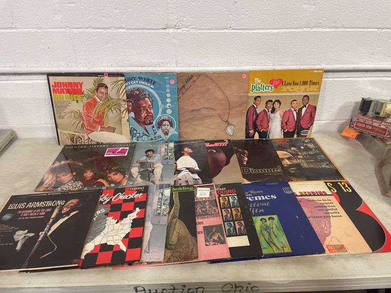 Collection of R&B, albums - Auction Ohio