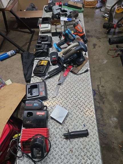 Assorted battery power tools - Auction Ohio
