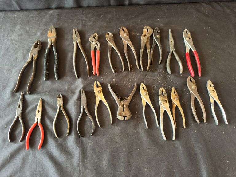 Assorted Pliers - Auction Ohio