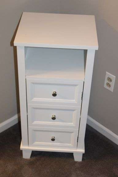 Cottage Bedside Table Cabinet - Auction Ohio