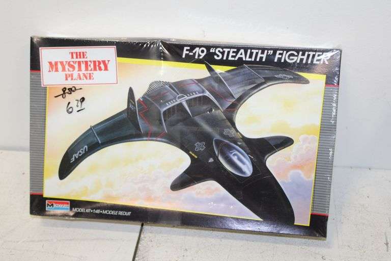 F-19 "Stealth" Fighter Model Kit - Auction Ohio