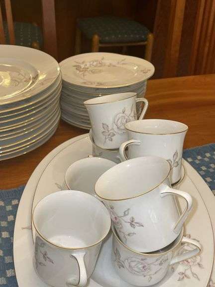 Johann Haviland Bavaria Germany “Sweetheart Rose” China – Extensive Set - Auction Ohio