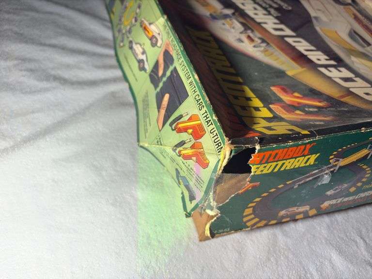 Matchbox Speedtrack Race and Chase Set - Auction Ohio
