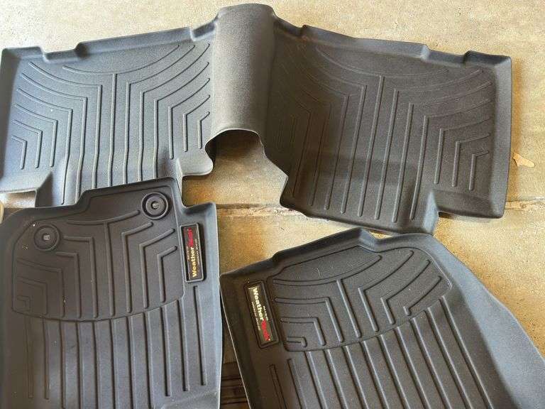 WeatherTech Car floor mats - Auction Ohio