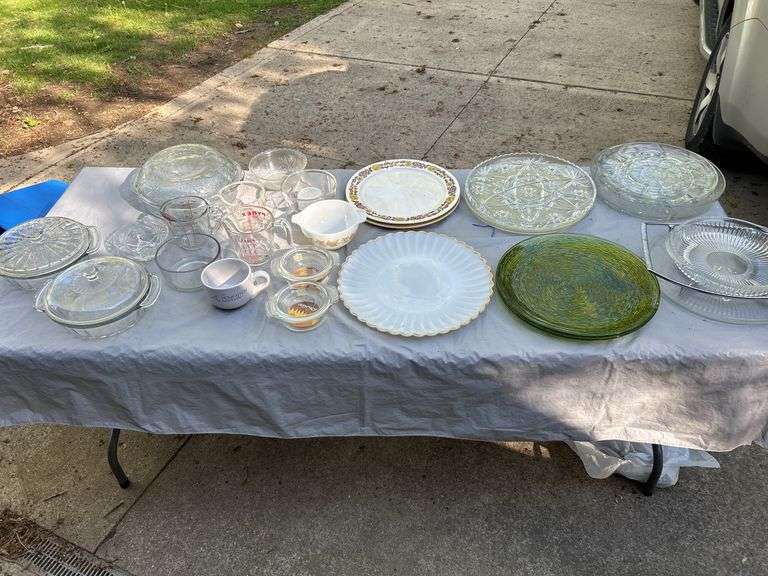 Glass Serving Ware & More - Auction Ohio