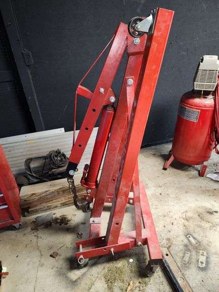 Foldable 2 Ton Engine Hoist - Auction Ohio