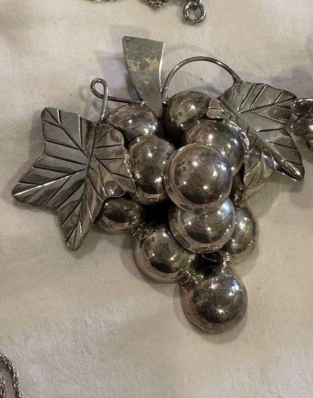 Large sterling pin - Auction Ohio