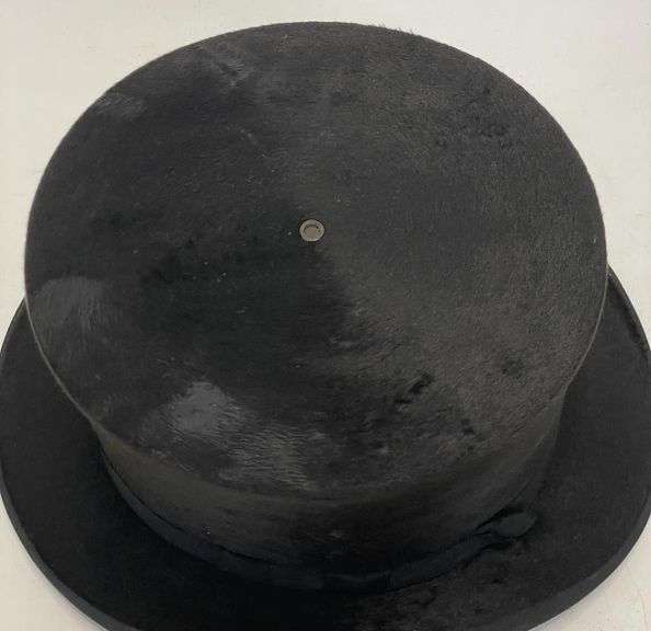 FINE ANTIQUE TOP HAT WITH FITTED CASE. - Auction Ohio