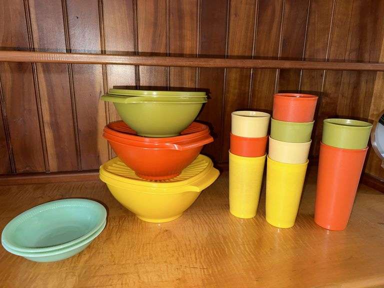 Tuberware Containers, Tupperware Cups, Fire King Ware - Auction Ohio
